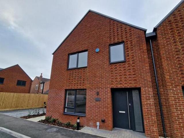 Ash Tree Grove, Peterborough, 4 Bedroom Semi detached