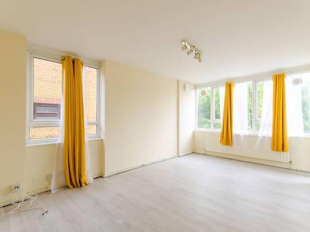 Ashbourne Close, London N12, 2 bed flat to rent, £1,900 pcm | PrimeLocation