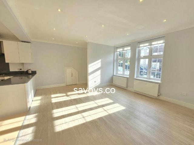 Ashbourne Avenue, London 3 bed flat to rent £3,000 pcm £692 pw