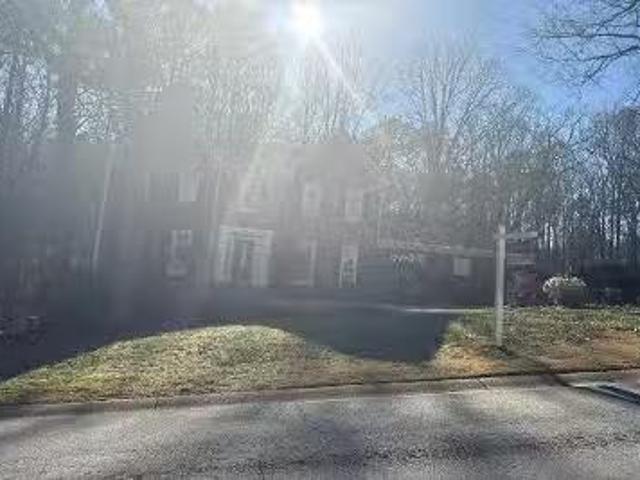 Ashbourne Dr