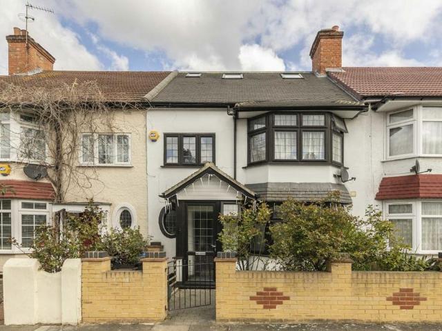 Ashbourne Road, Tooting CR4 3 bed house to rent £3,500 pcm £808 pw