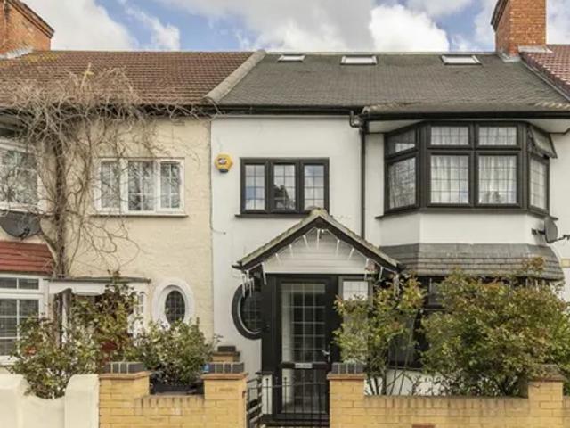 Ashbourne Road, London, SW17 9EL, United Kingdom | 3 bed apartment for rent #166975083 | Rentberry