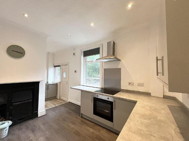 Ashbourne Road, Salford 3 bed terraced house to rent £1,295 pcm £299 pw