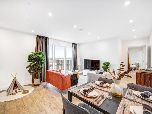 Ashbrook House, UNCLE Colindale, Aerial Square NW9, 3 bed flat to rent, £3,109 pcm | PrimeLocation