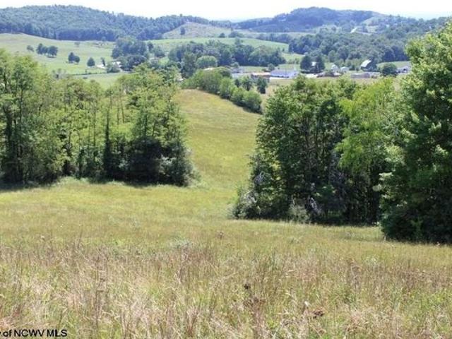 Ashburn Dr, Buckhannon, WV 26201