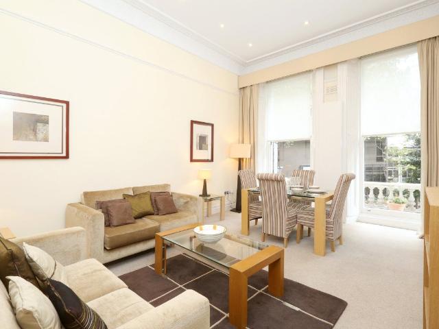 Ashburn Gardens, Gloucester Road SW7, 2 bed flat to rent, £3,497 pcm | PrimeLocation