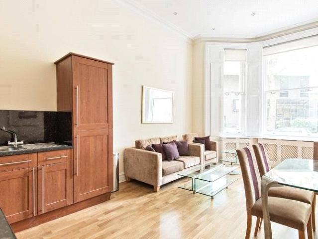 Ashburn Gardens, London SW7, 1 bed flat to rent, £2,900 pcm | PrimeLocation