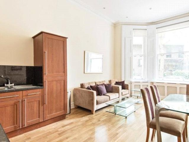 Ashburn Gardens, London, SW7 1 bed flat to rent £2,900 pcm £669 pw