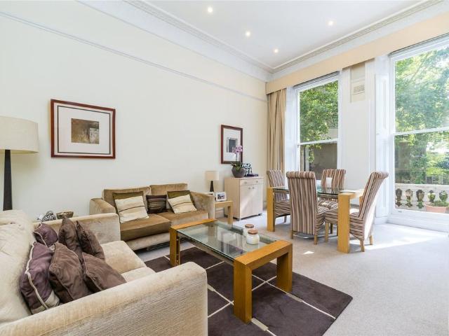 Ashburn Gardens, South Kensington. 2 bed flat to rent £3,500 pcm £808 pw