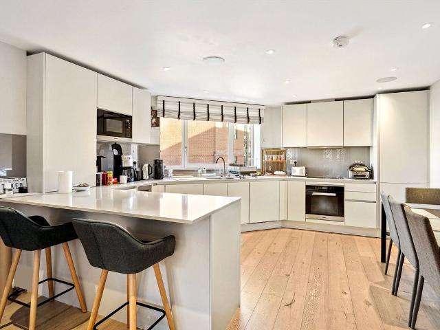 Ashburnham Mews, Westminster, London SW1P, 3 bed flat to rent, £6,250 pcm | PrimeLocation