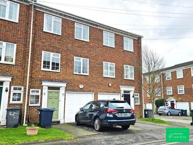 Ashburnham Close, N2