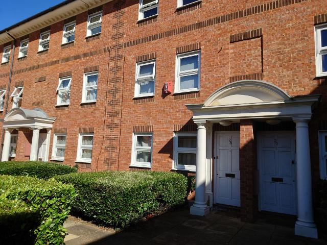 Ashburnham Road, Bedford MK40, 2 bed maisonette to rent, £1,200 pcm | PrimeLocation