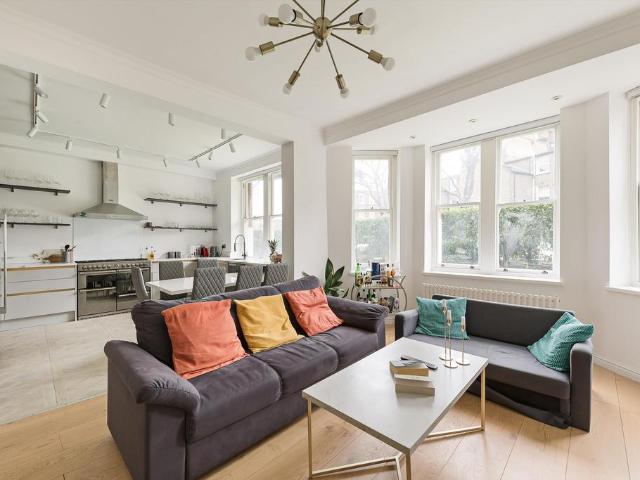 Ashburnham Road, London SW10 3 bed flat to rent £4,498 pcm £1,038 pw