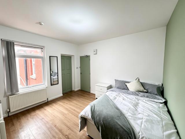 Ashburnham Road, Luton, Bedfordshire LU1, Studio to rent, £650 pcm | PrimeLocation