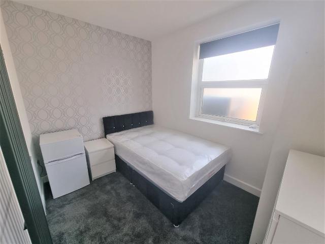 Ashburnham Road, Luton, Bedfordshire LU1, Studio to rent, £575 pcm | PrimeLocation
