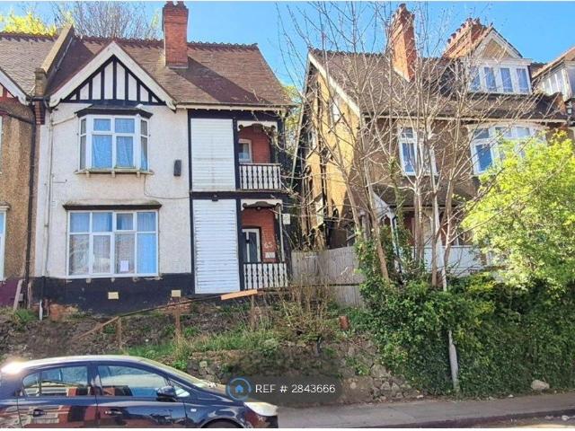 Ashburnham Road, Luton LU1, Studio to rent, £700 pcm | PrimeLocation
