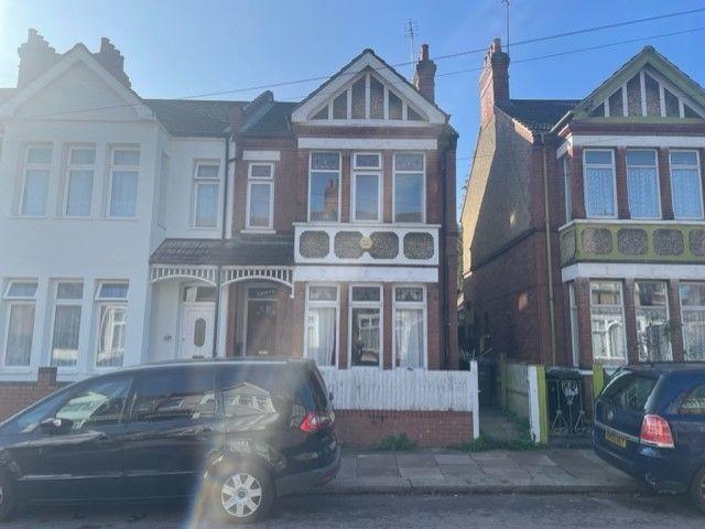 Ashburnham Road, Luton LU1, 3 bed semi detached house to rent, £2,000 pcm | PrimeLocation