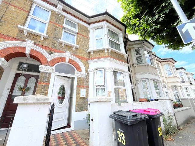 Ashburnham Road, Southend On Sea SS1, Room to rent, £700 pcm | PrimeLocation