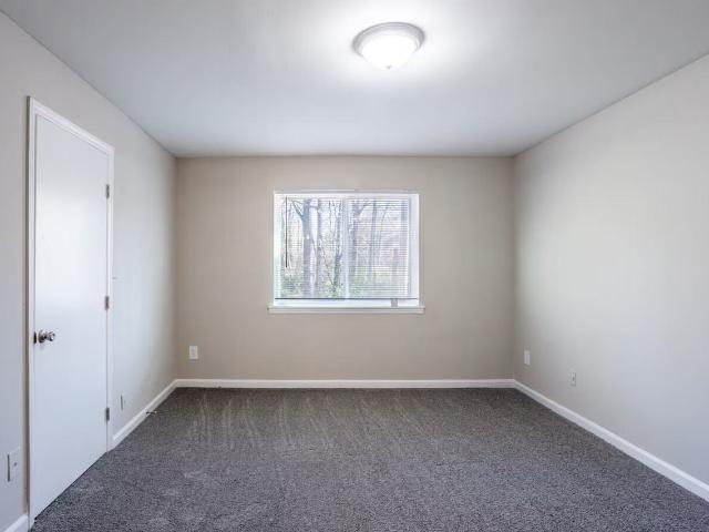 Ashby Woods 1 Bedroom Apartment for Rent at 6110 Forest Glen Road, Charlotte, NC 28212 Farm Pond