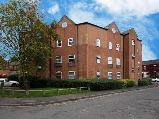 Ashby Court, Banbury 2 bed flat to rent £1,000 pcm £231 pw