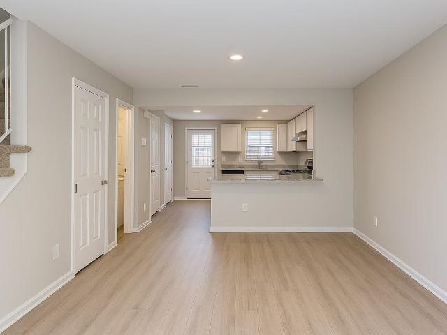 Ashby Gardens 1 Bedroom Apartment for Rent at 1719 Eastcrest Drive, Charlotte, NC 28205 Briarcreek Woodland