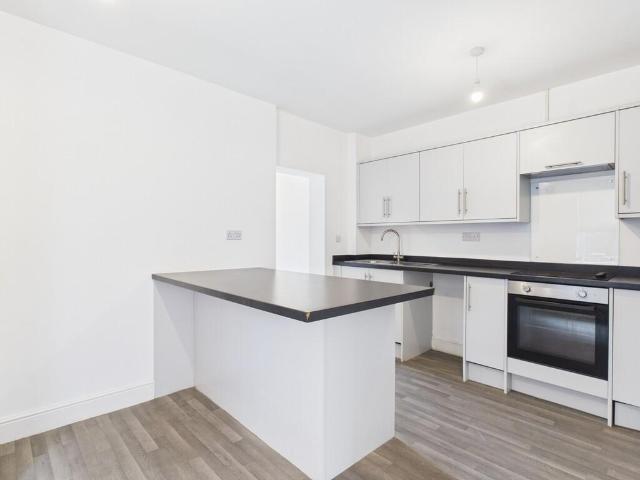 Ashby Stret Whole 3 bed terraced house to rent £1,950 pcm £450 pw