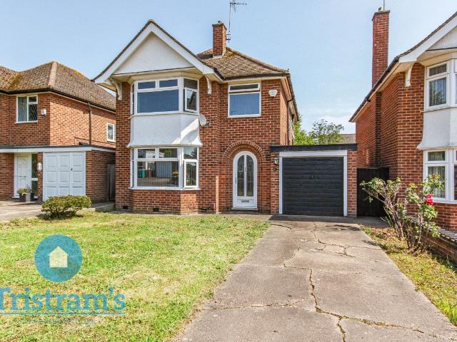 Ashchurch Drive, Wollaton NG8, 3 bed detached house to rent, £1,375 pcm | PrimeLocation