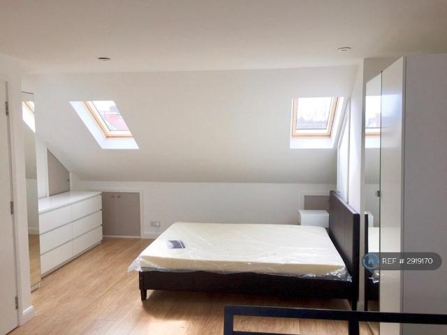 Ashcombe Park, London, NW2 Studio to rent £1,450 pcm £335 pw