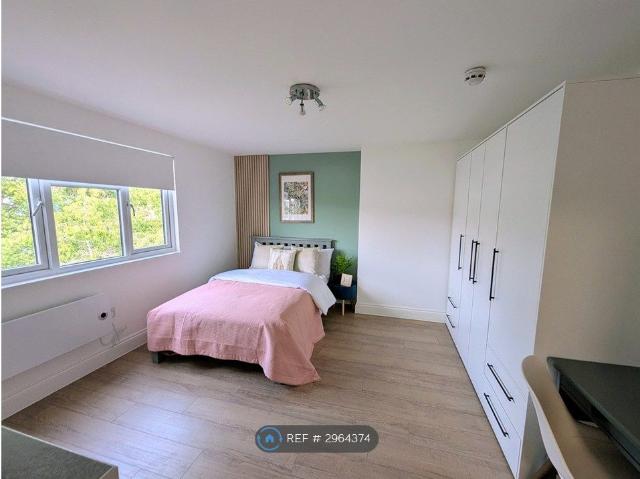 Ashcombe Park, London NW2, Room to rent, £1,374 pcm | PrimeLocation