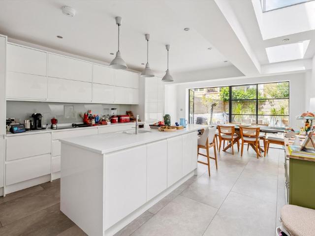Ashcombe Street, London SW6 4 bed detached house to rent £8,500 pcm £1,962 pw