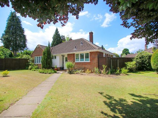 Ashcroft, Shalford, Guildford GU4, 3 bed bungalow to rent, £3,000 pcm | PrimeLocation