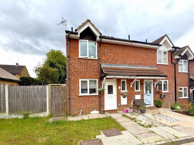 Ashdale, Bishop's Stortford CM23, 3 bed end terrace house to rent, £1,600 pcm | PrimeLocation