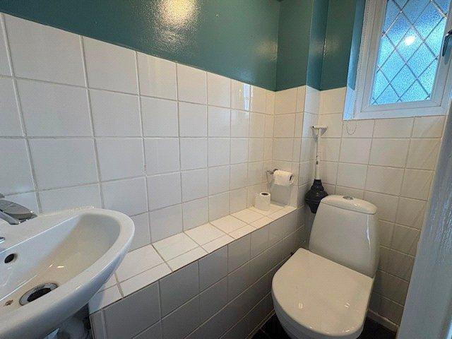 Ashdale Close, Staines upon Thames. 3 bed terraced house to rent £1,950 pcm £450 pw
