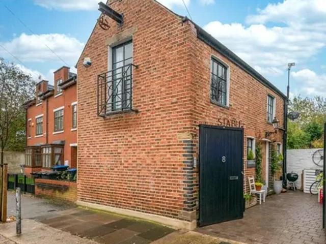 Ashdon Road, London, NW10 4EH, United Kingdom | 2 bed townhouse for rent #126327847 | Rentberry