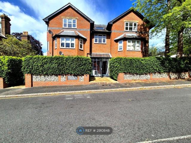 Ashdown House, Guildford GU1, 2 bed flat to rent, £1,700 pcm | PrimeLocation