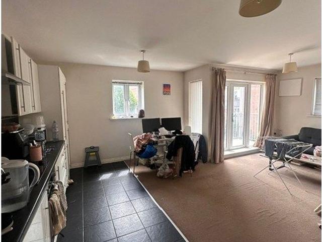 Ashdown House, Reading RG30, 2 bed flat to rent, £1,450 pcm | PrimeLocation