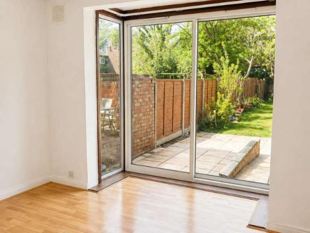Ashdown Road, Hillingdon, UB10
