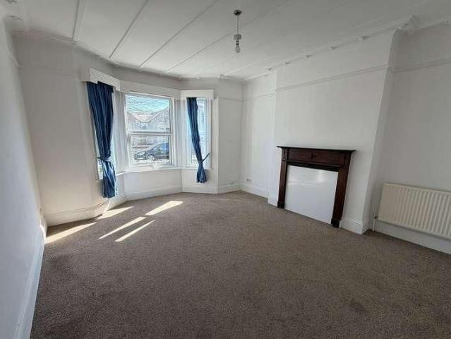 Ashdown Road, Worthing, BN11