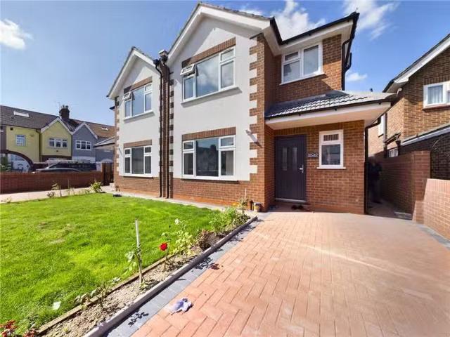 Ashfield Avenue, Feltham, TW13 5BB