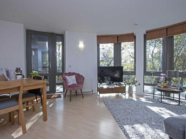 Ashfield Court, SW9 2 bed flat to rent £2,400 pcm £554 pw
