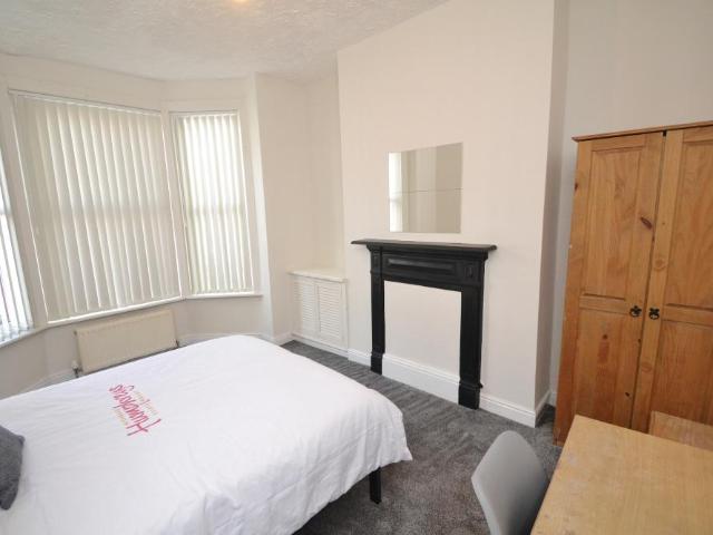 Ashfield Road, Manchester M13 4 bed terraced house to rent £2,353 pcm £543 pw