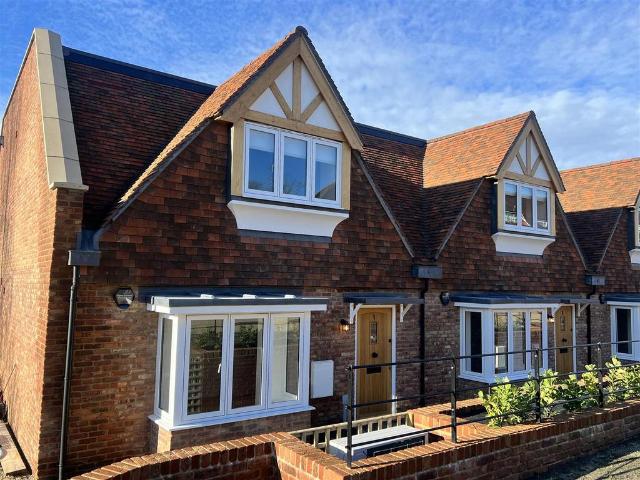 Ashford Road, Tenterden TN30 3 bed house to rent £2,750 pcm £635 pw