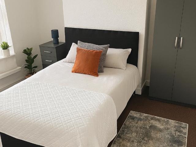 Ashford Street Room 4