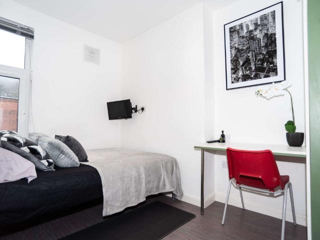 Ashford Street Room 4