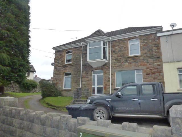 Ashgrove, Pontyberem, Carmarthenshire 1 bed flat to rent £550 pcm £127 pw