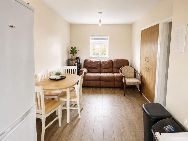 Ashhurst Way, Oxford, Oxfordshire OX4, Room to rent, £850 pcm | PrimeLocation