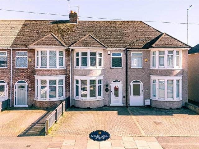 Ashington Grove, Coventry CV3 3 bed terraced house to rent £1,095 pcm £253 pw
