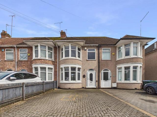 Ashington Grove, Coventry CV3 3 bed terraced house to rent £1,095 pcm £253 pw