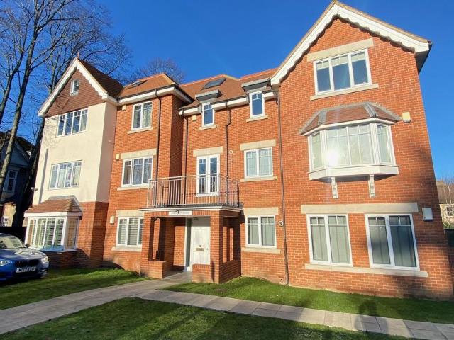 Ashington House, Boyn Hill Avenue SL6, 2 bed flat to rent, £1,750 pcm | PrimeLocation