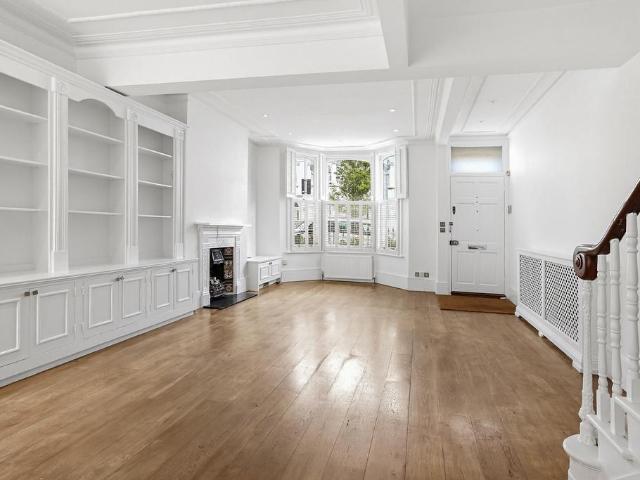 Ashington Road, London, SW6 4 bed semi detached house to rent £7,450 pcm £1,719 pw